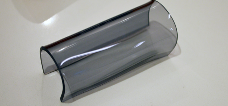 Plier du plexiglass : nos conseils pour le pliage de votre plexiglass